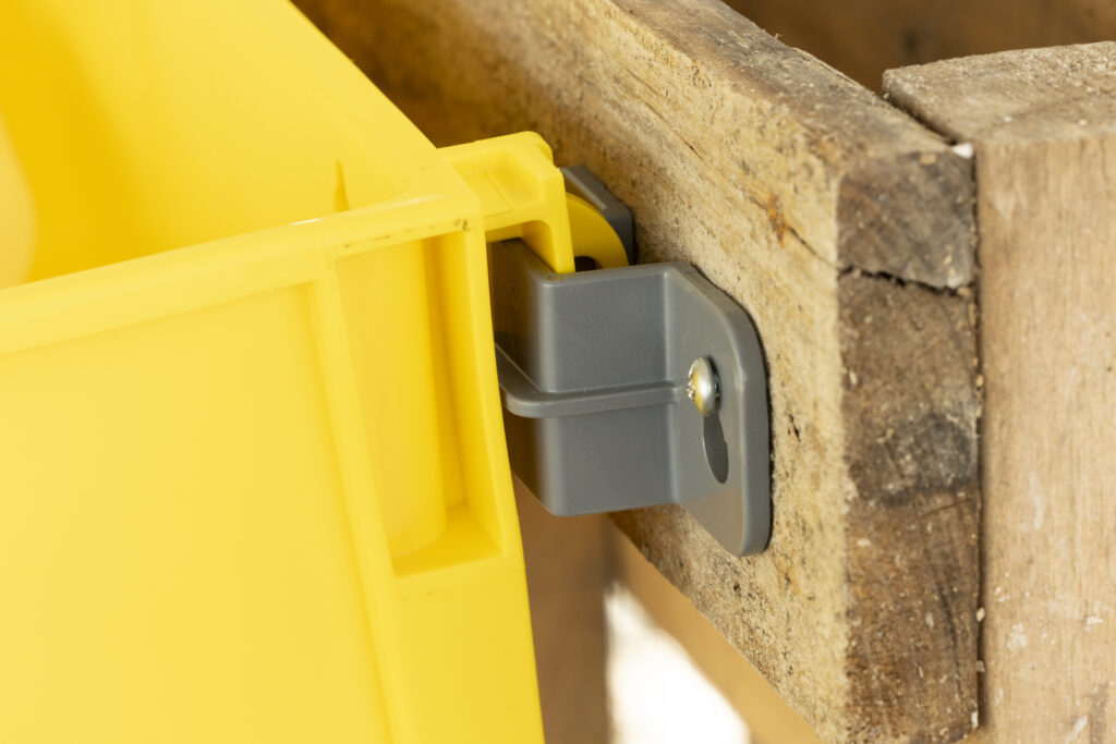 Bainbridge Automatic Poultry Waterer Brackets - Bainbridge NZ